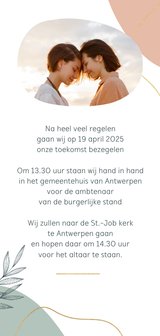 Trouwuitnodiging met abstracte vormen | Kaartje2go