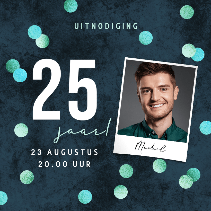 Uitnodiging verjaardag confetti blauw krijtbord | Kaartje2go